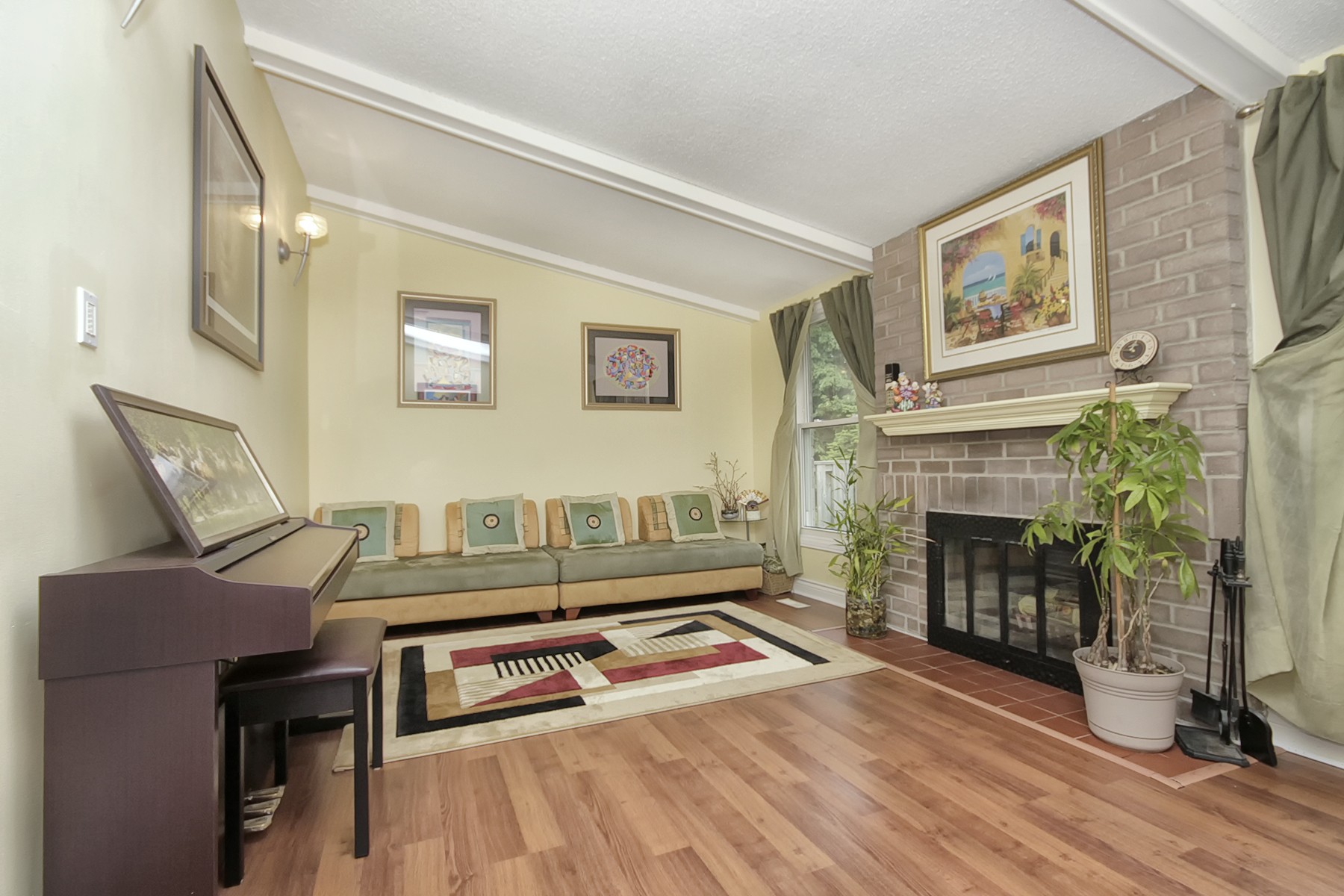 Virtual Tour of 122 Goldhawk Trail Scarborough, ON TourID# 16227 for ...