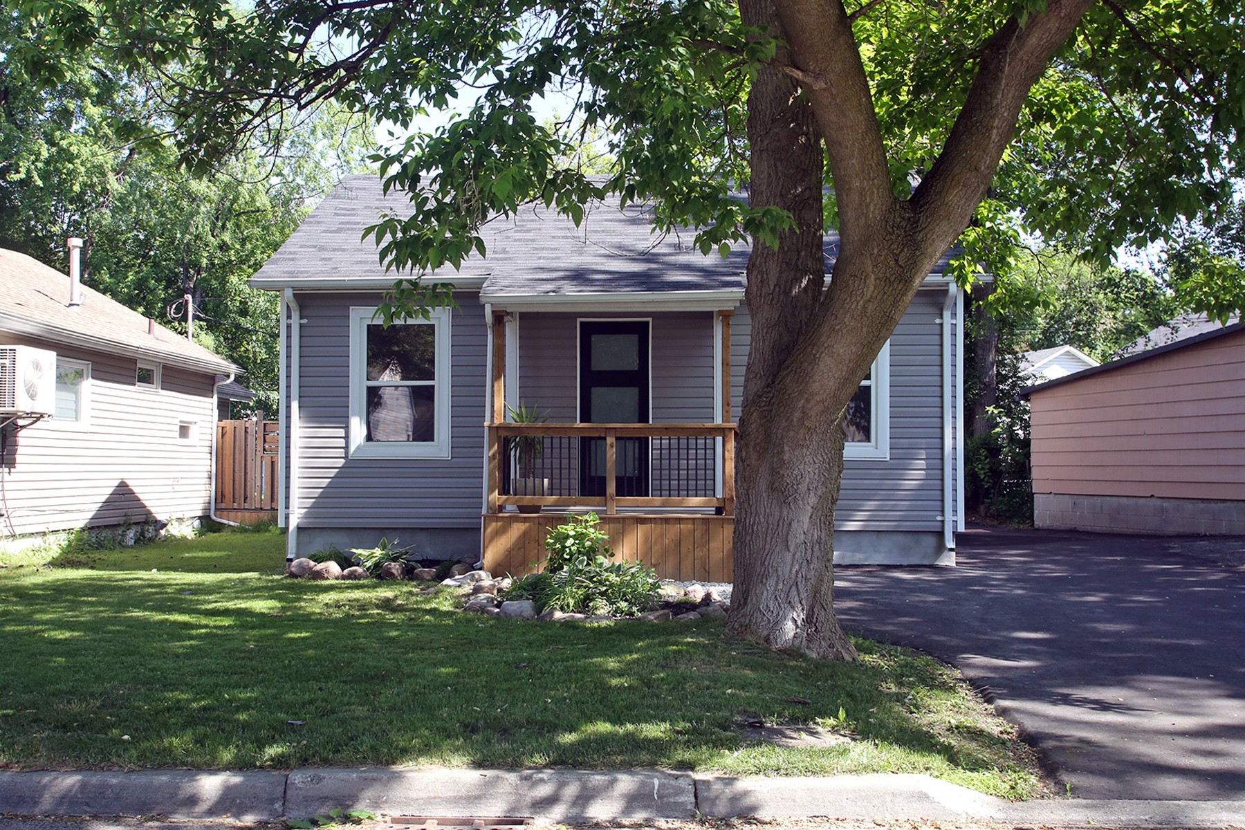 2 Maple Street Ajax, ON Virtual Tour for Winston Simmons TourID# 27401 ...