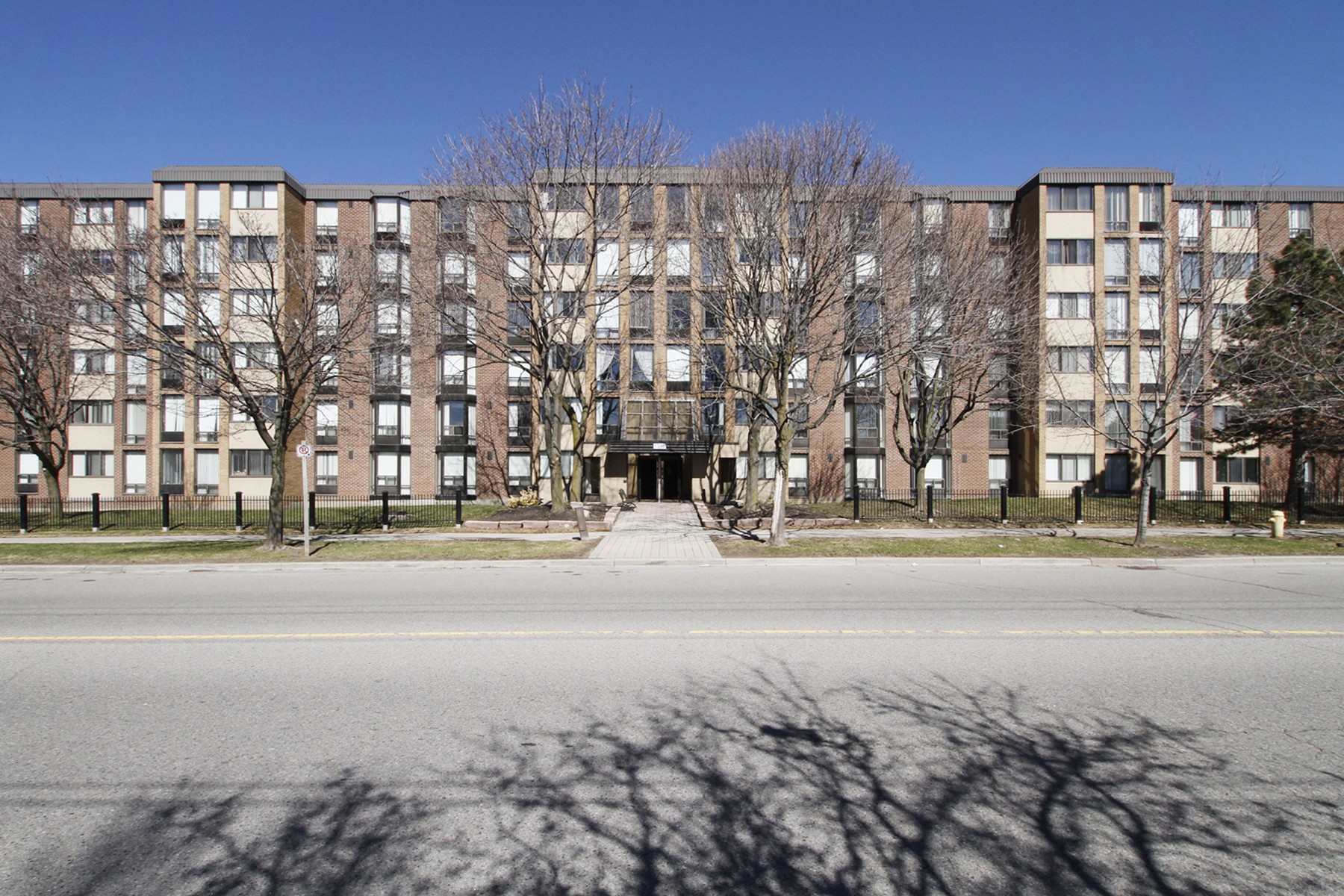 iVRTours.com - 1530 Pickering Parkway Unit 103 Pickering, ON for Shawn ...