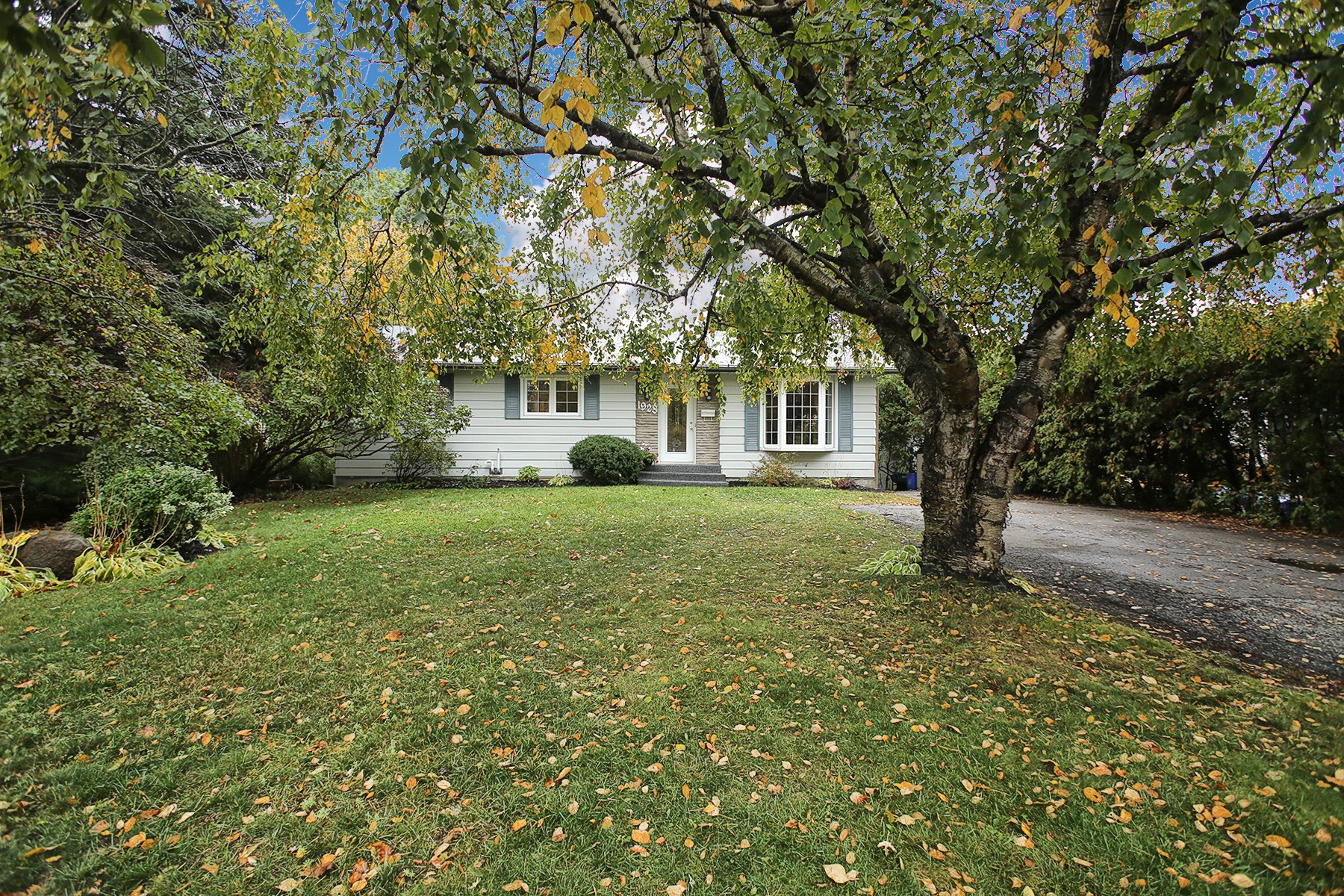 1928 Liverpool Rd Pickering, ON TourID# 24580 for Orla Boland ...
