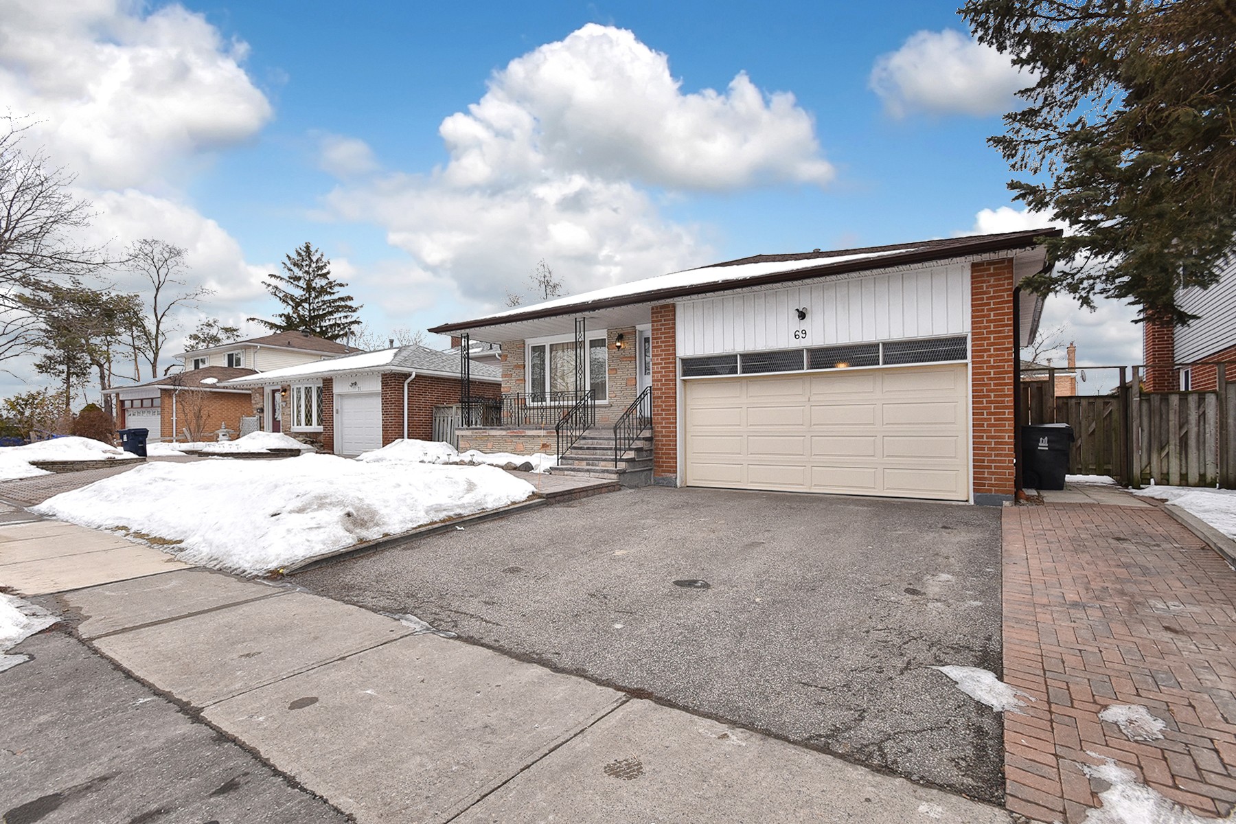 iVRTours.com - Virtual Tour of 69 Rainbow Ridge Ave Scarborough, ON for ...